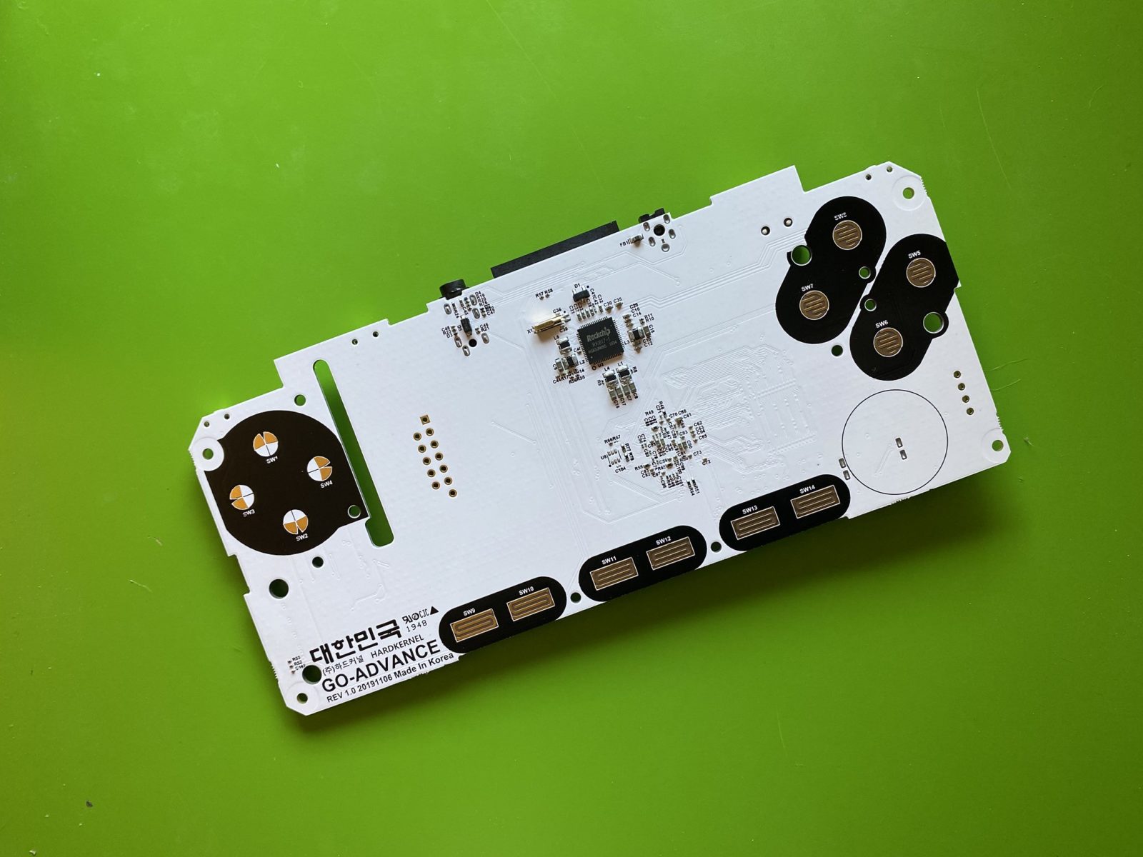 ODroid-Go Advance DIY Handheld Console | GetConnected